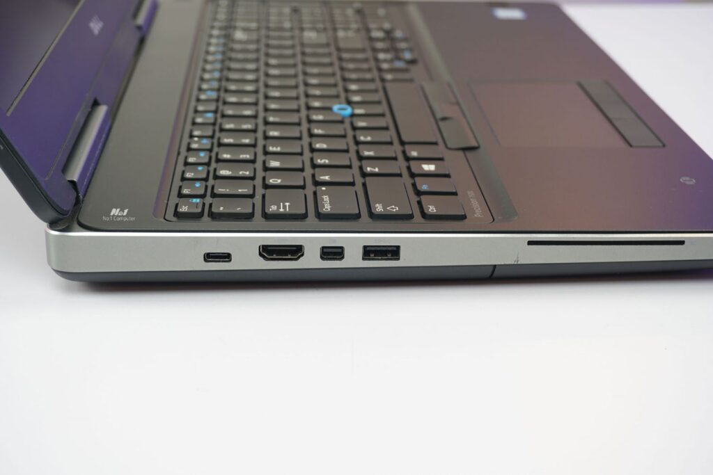 DELL Precision 7520 | Core i7 – 7820HQ | Ram 8GB | SSD 256GB | VGA AMD ...